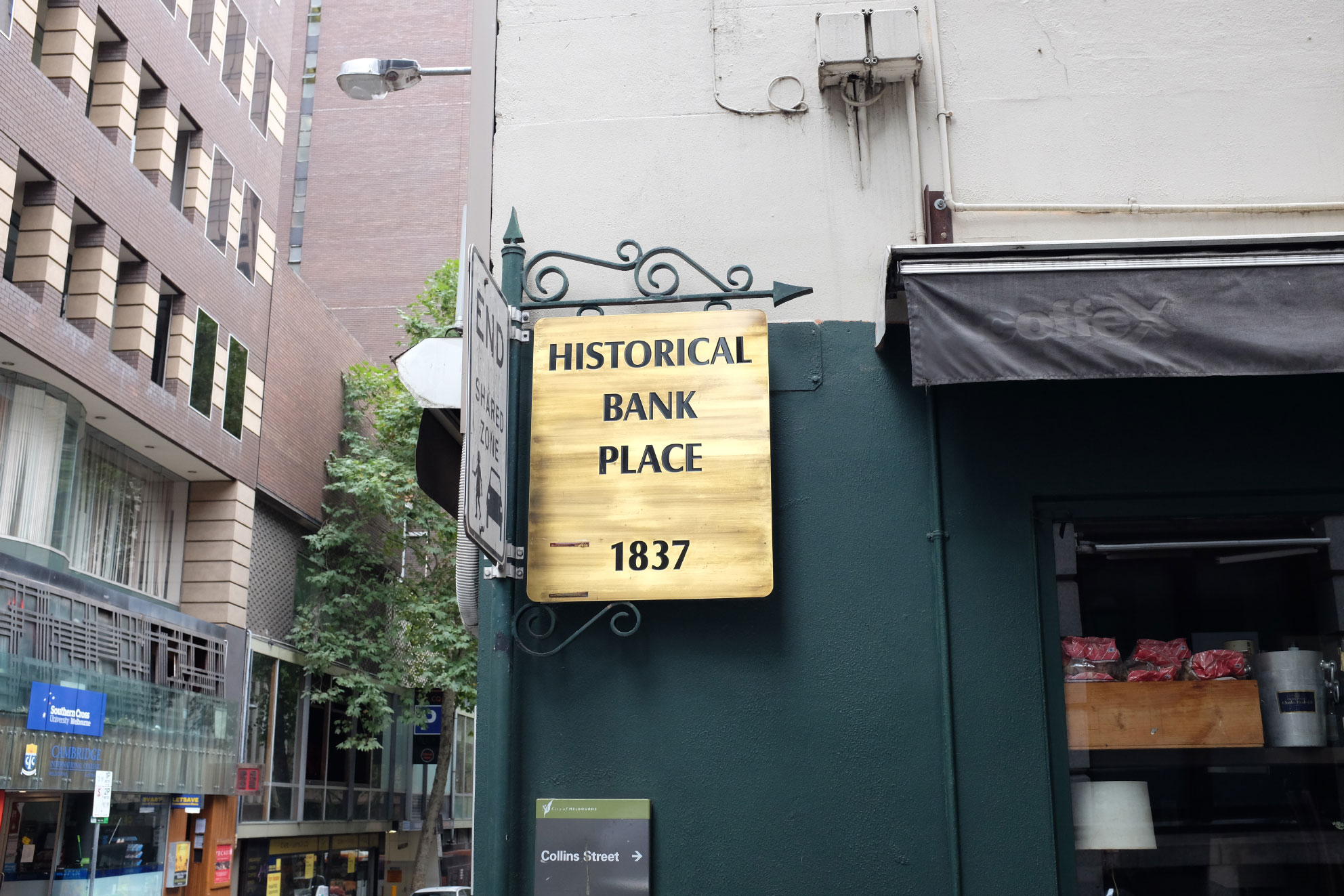 Laneways of Melbourne – Bank Place – Zinc Moon