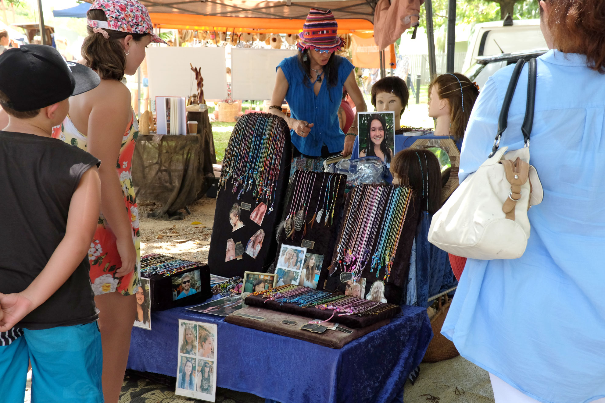 Port-Douglas-Market-Hair-braiding – Zinc Moon